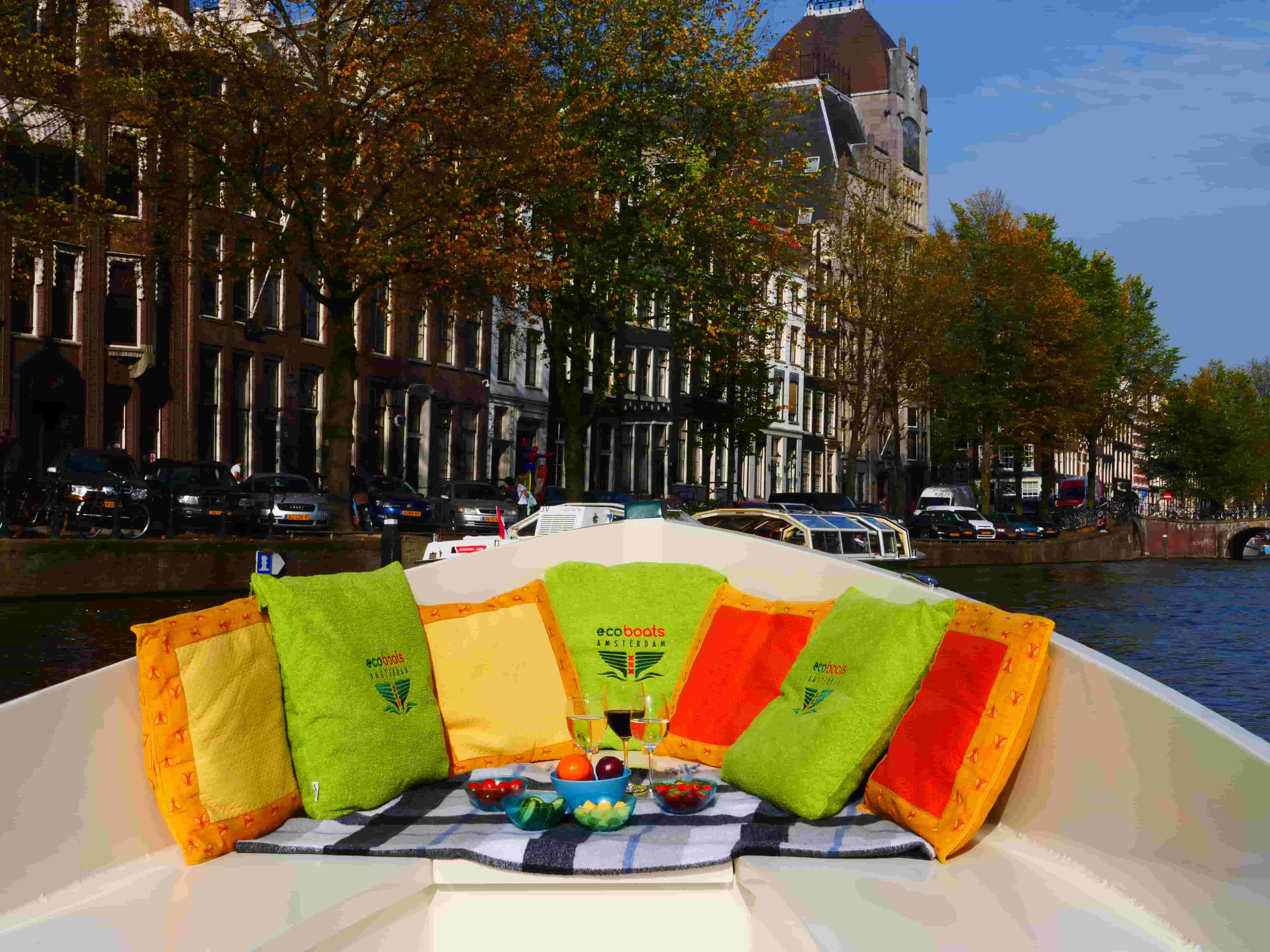 Hoeveel Kost het om een Boot te Huren in Amsterdam? | Eco Boats
