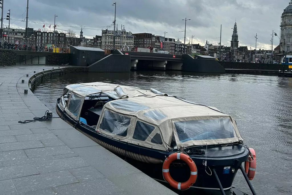 Privé Rondvaart Amsterdam - Vanaf €292 - Eco Boats Amsterdam