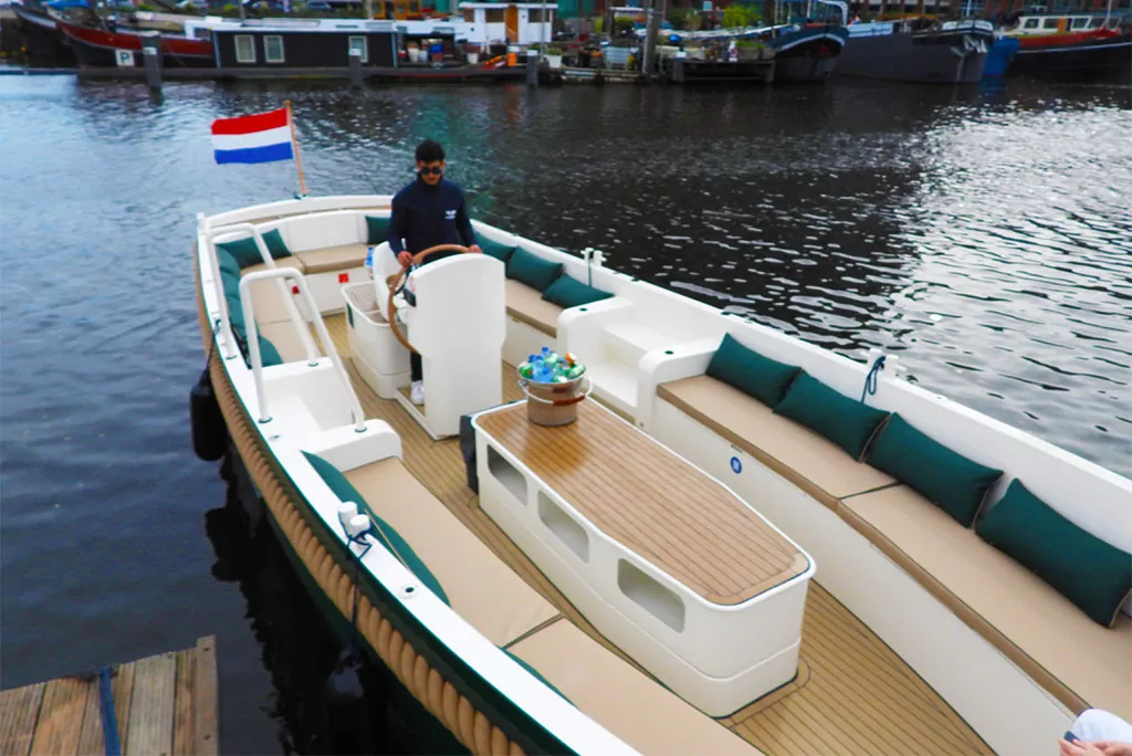 Canal Cruise Boat Amsterdam - Eco Boats Amsterdam